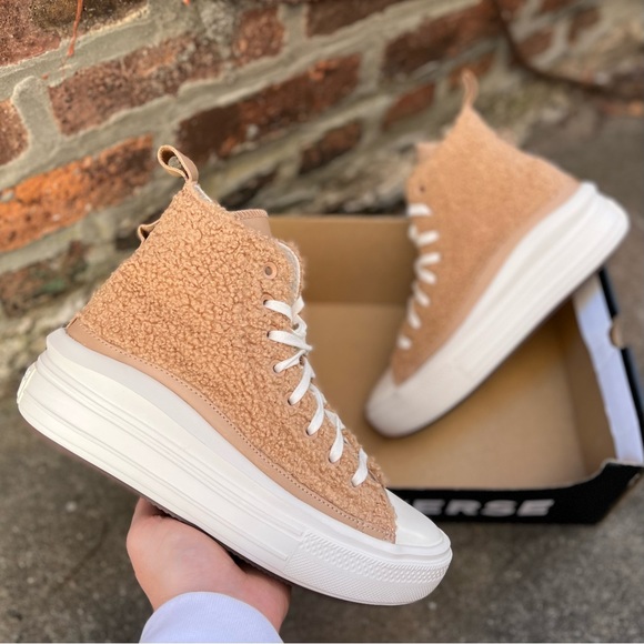 Converse | Shoes | New Size 8 Converse Chuck Taylor All Star Move ...